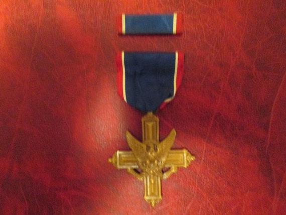 WWII WW2 US Army Distinguished Service Cross Medal with Case