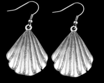 Mussel shell earring | Etsy