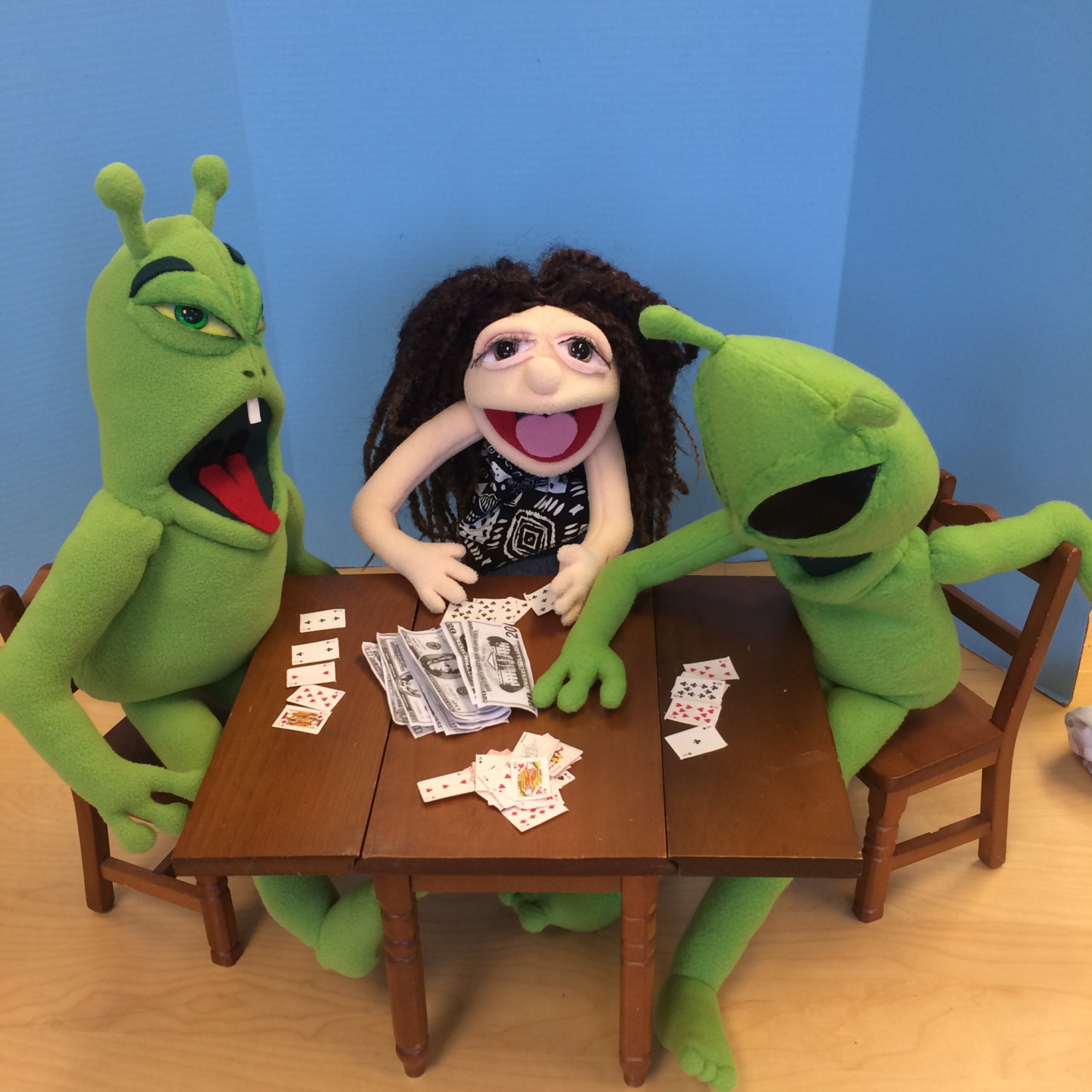 The look alike alien puppet from Supermarologan youtube sml