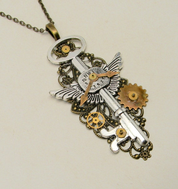 Steampunk necklace. Steampunk key pendant. by slotzkin on Etsy