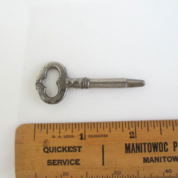 Antique Sewing Machine Key Triangle Head / Point by lucra on Etsy