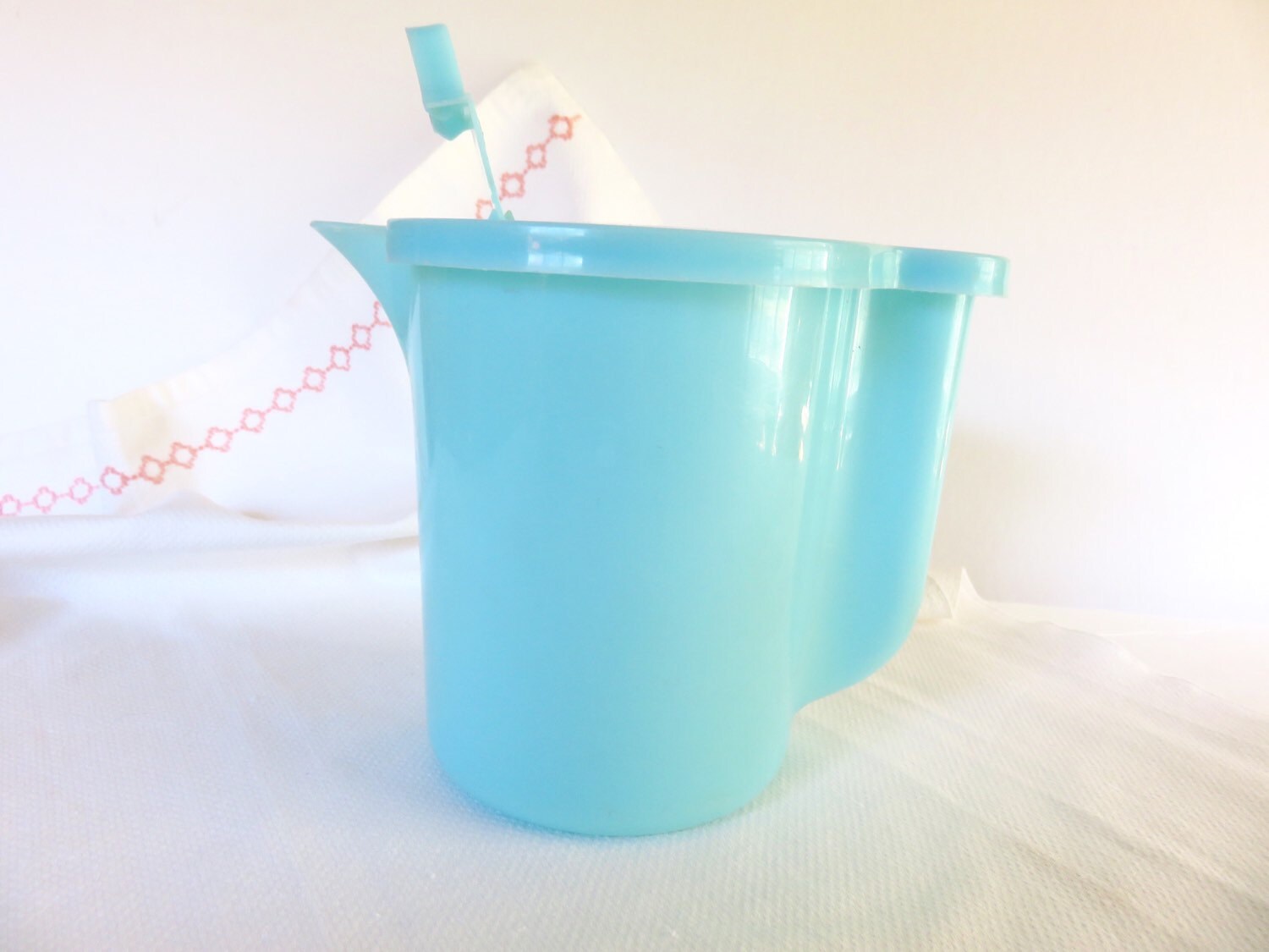 Vintage Tupperware Light Blue Turquoise 1 Quart Pitcher Millionaire ...