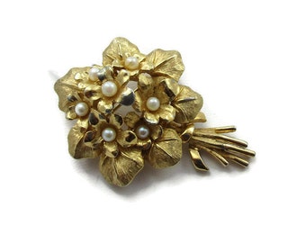 AJC Teachers Gift Teachers Have Class Gold by TreasureTrovebyTish