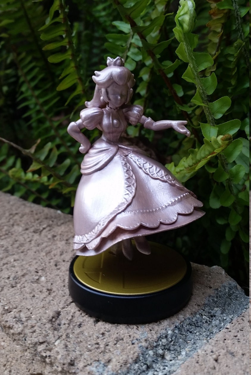 Amiibo custom Pink Gold Peach pink gold princess peach