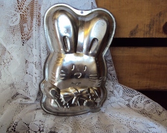 Rabbit cake pan | Etsy