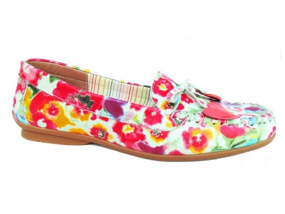 Flowers Leather Loafers Flats with Hearts Free by froufroushoes