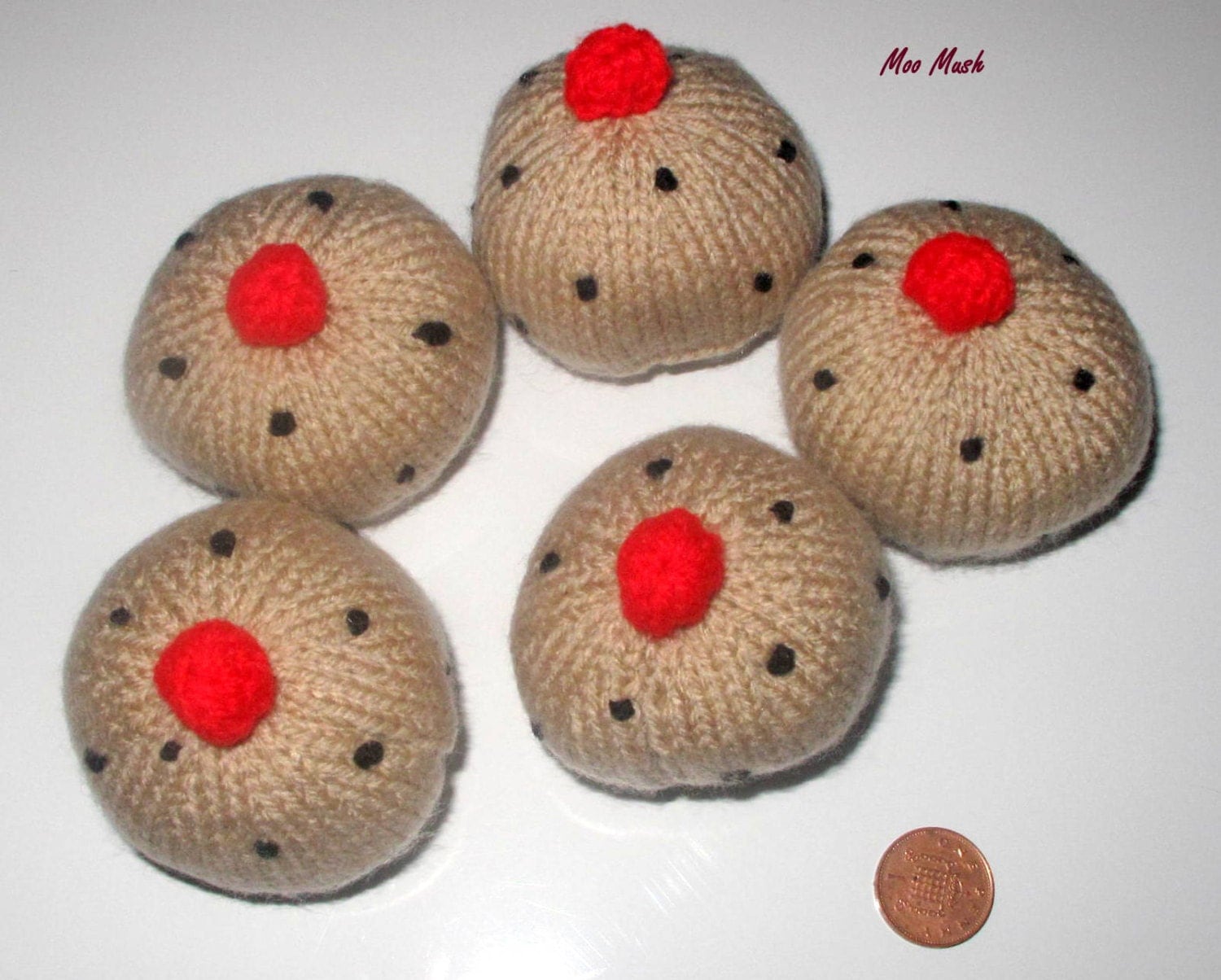 Hand Knitted '5 Currant Buns in a Baker's Shop'