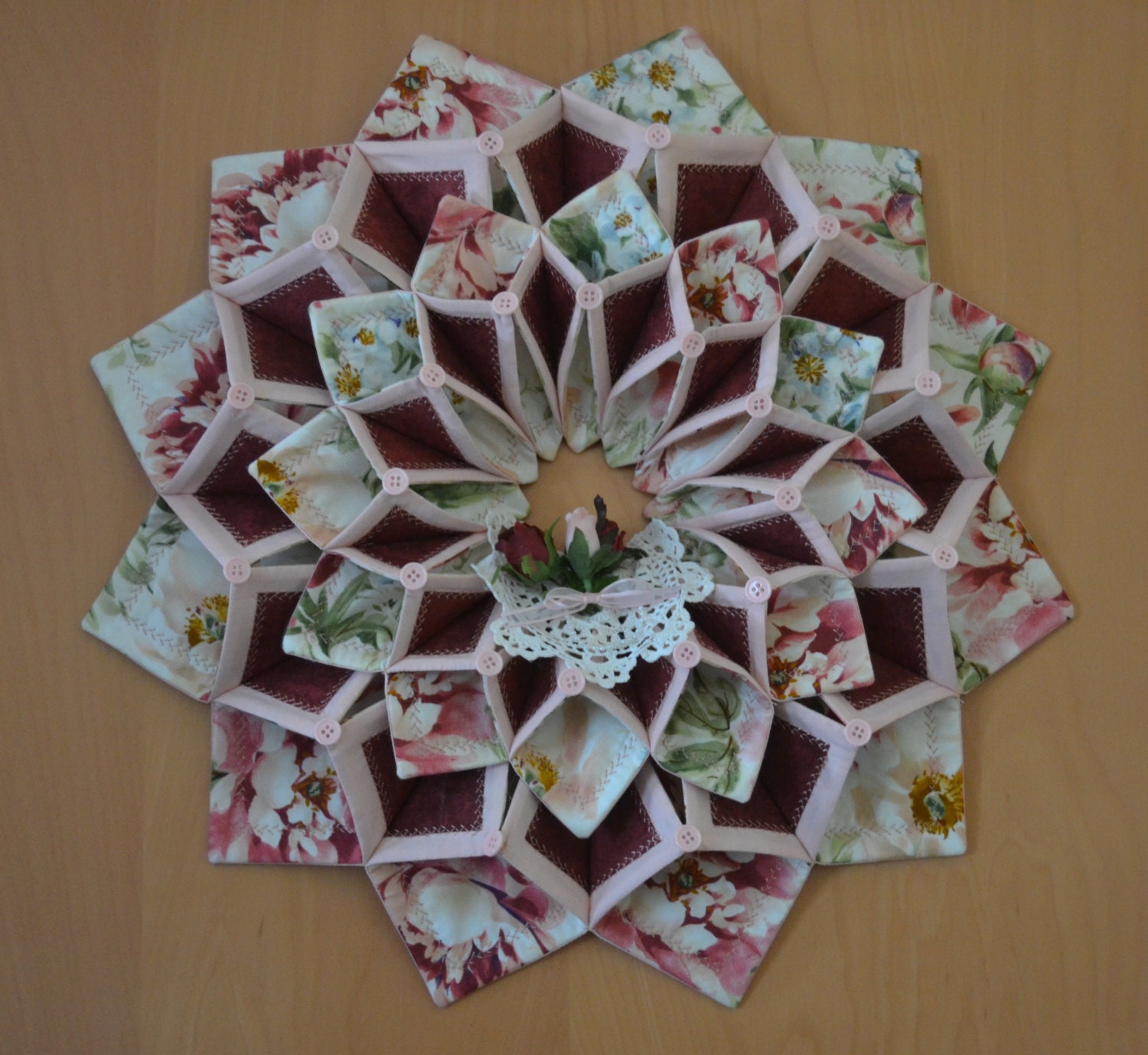 Fold'n stitch wreath