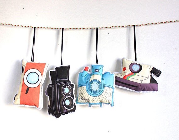 Christmas Decorations – Here Comes Santa Claus