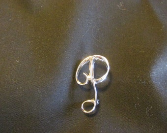 Letter p brooch | Etsy