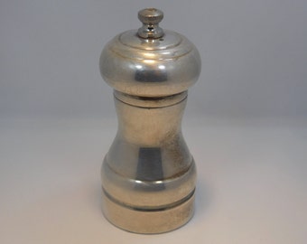 Pepper mill | Etsy