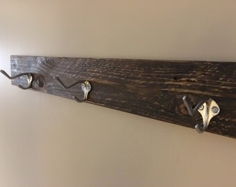 Items similar to Handmade Barn Board [Vintage Door Knob] Coat Rack ...