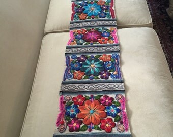 Peru table runner | Etsy