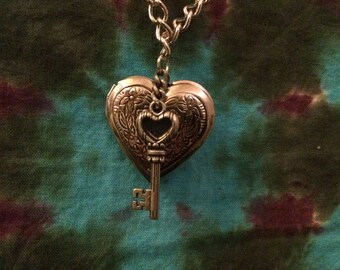 Heart locket | Etsy