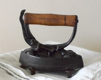 Antique clothes iron | Etsy