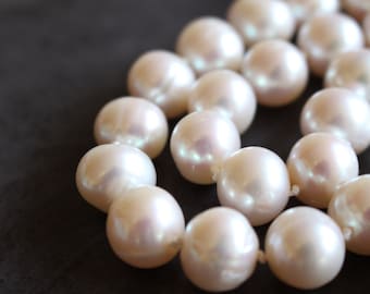 Chunky pearl necklace | Etsy