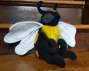 Bee plush | Etsy