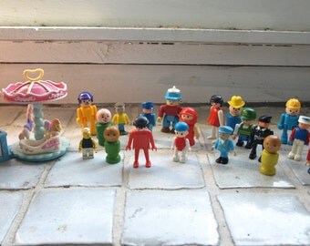 Action figure house | Etsy