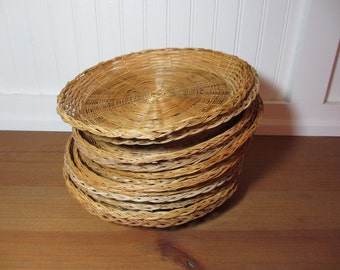 Wicker plate holder | Etsy