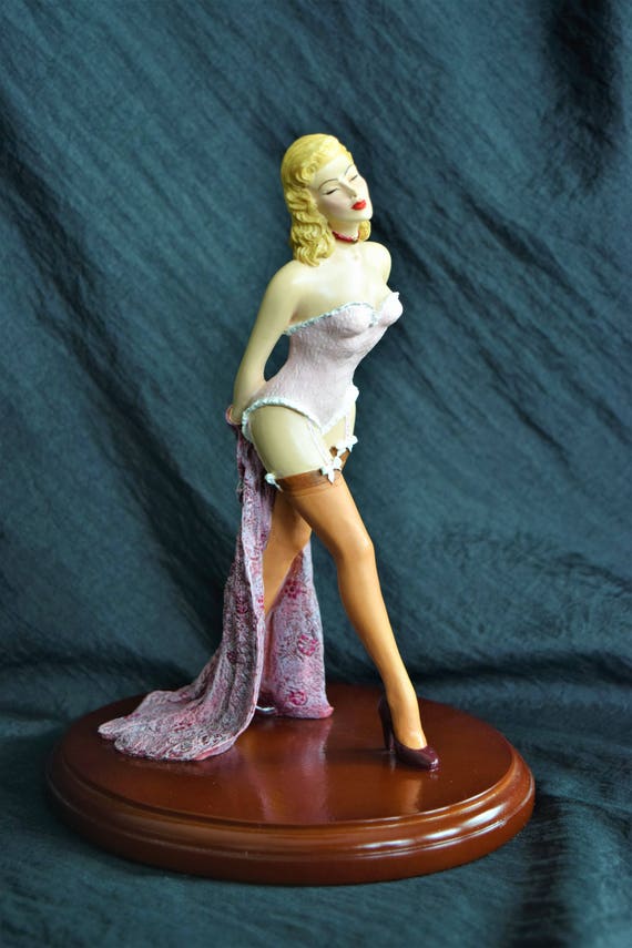 PINUP GIRL FIGURINE Iconia Resin Pink Corset Lady Pin Up