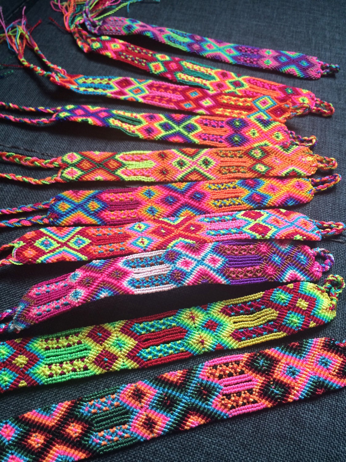 Pulseras tejidas hechas a mano de 24 hilos / pulseras boho