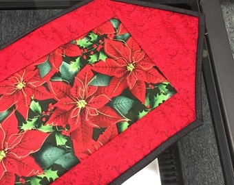 Twisted Log Cabin Poinsettia Table Runner Pattern Table