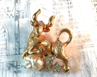 Bull brooch | Etsy