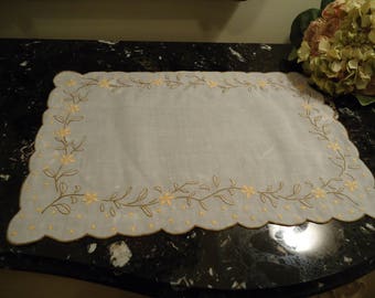 Embroidered placemat | Etsy
