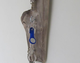 Driftwood key rack | Etsy