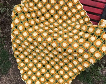 Daisy afghan | Etsy