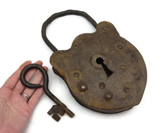 Vintage lock and key | Etsy