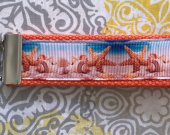 Sea shell keychain | Etsy