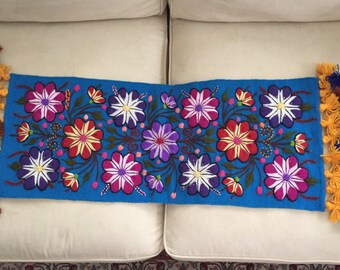 Peru table runner | Etsy