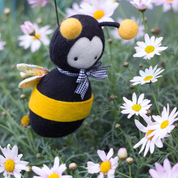 PDF Pattern 'Purl' Felt Bumble Bee Softie