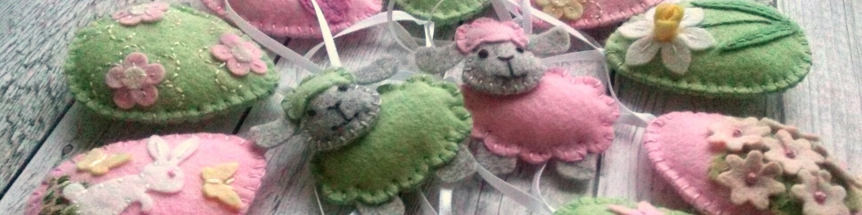 Handmade Felt accessories and Embroidered jewelry by DusiCrafts