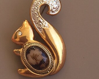 Squirrel brooch | Etsy