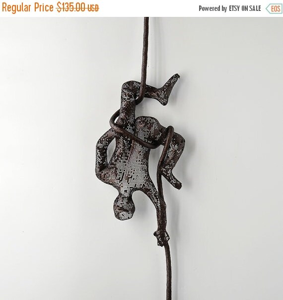 CHRISTMAS SALE Circus acrobat sculpture wire mesh by nuntchi