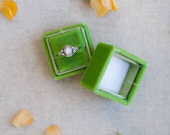 Velvet ring box | Etsy