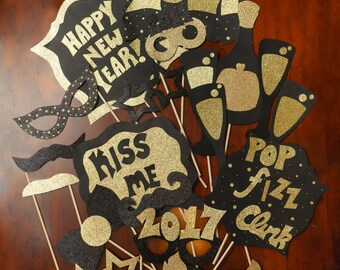 Kissing booth prop | Etsy