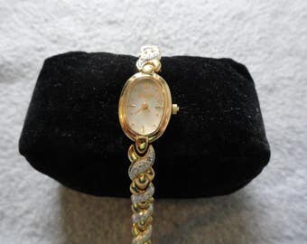 Elgin quartz watch | Etsy