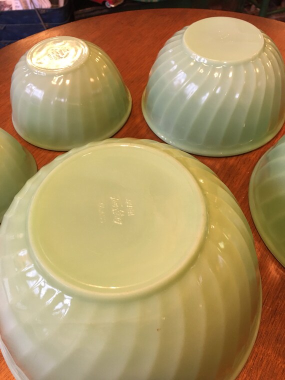 Fire King Oven Ware Jadeite SWIRL Mixing Bowl Set of 5