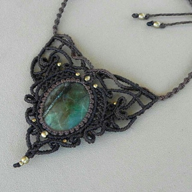 Macramé Spiritual Jewelry & Healing Crystals by QuetzArt on Etsy