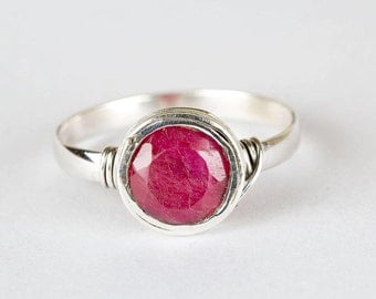 Small ruby ring | Etsy