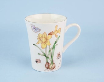 Daffodil tea cup | Etsy