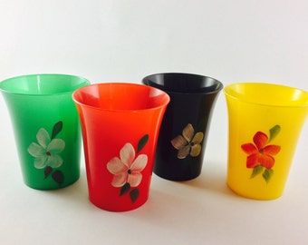 Vintage plastic cups | Etsy