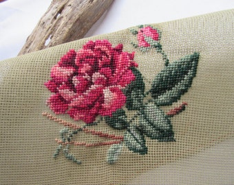 Petit point rose | Etsy
