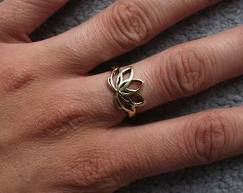 Lotus flower ring | Etsy
