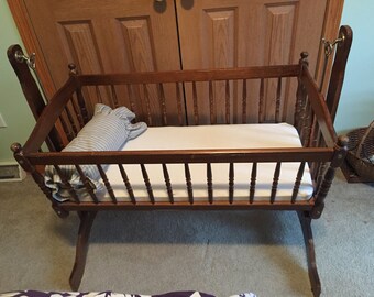 Wood bassinet | Etsy