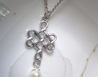 Celtic knot necklace | Etsy
