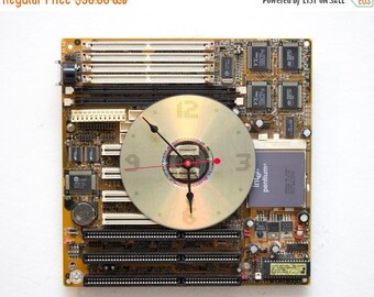 Desk clock from a recycled Computer hard drive HDD by ReComputing